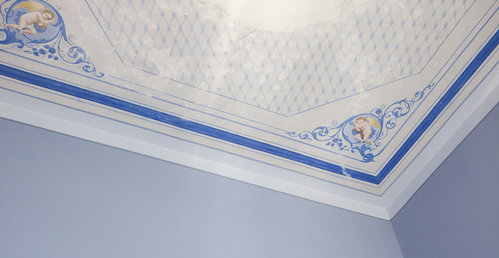 Blue room | Xenon Apollonos